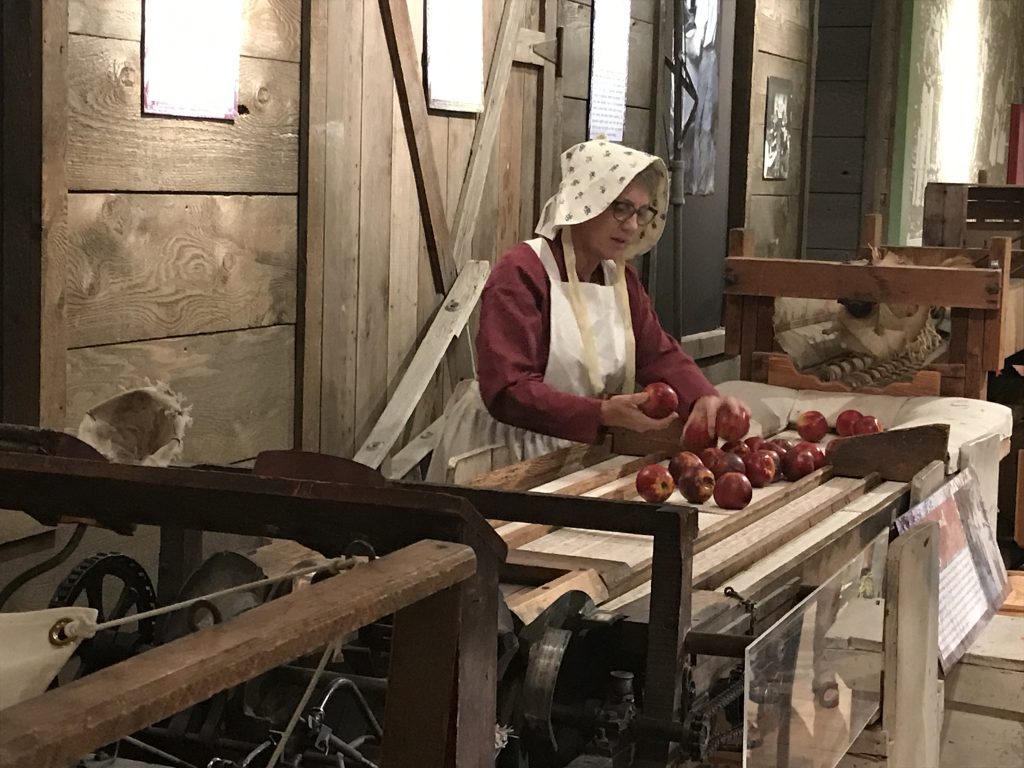 Washington's Apple Industry | Wenatchee Valley Museum & Cultural Center